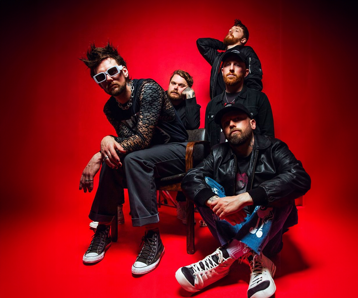 While She Sleeps "DOWN" videosunu yayınladı, Malevolence'dan Alex ...